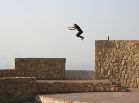 Parkour Tutorial: How to Roll to Break Your Fall - MuscleRig
